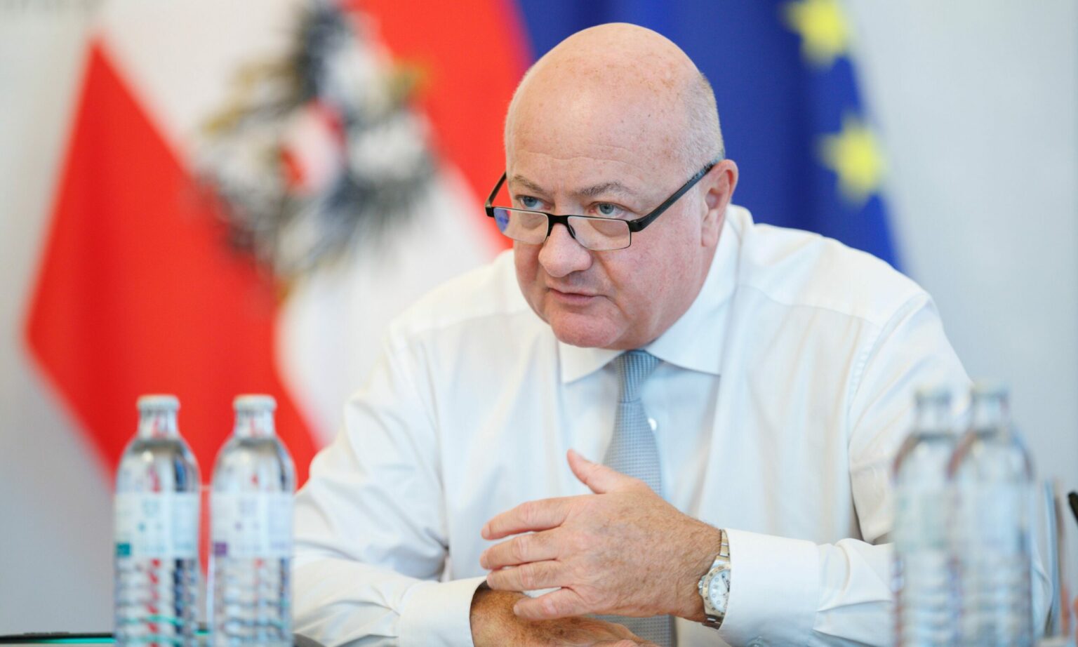 „Politischer Wahnsinn“ bei EU-Beitritt: Stocker will Gleichberechtigung ...